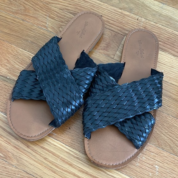 Universal Thread | Shoes | Universal Thread Black Woven Sandals | Poshmark